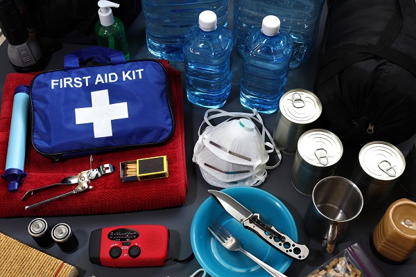 How to Make a Good Home Hurricane Kit